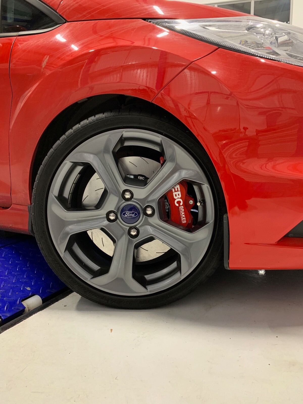 EBC Big Brake Kit 330mm Discs Pads & 4 Pot Calipers | Ford Fiesta ST180 ...