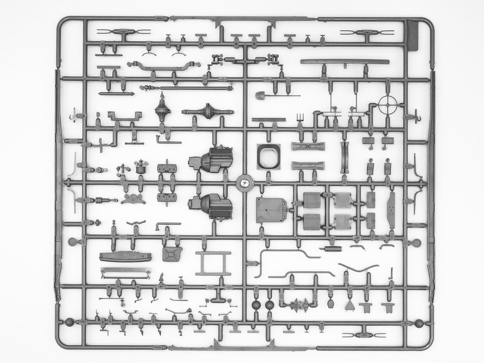 ICM 35414 Scale model 1:35 V3000S/SS M Maultier with shelter, German ...