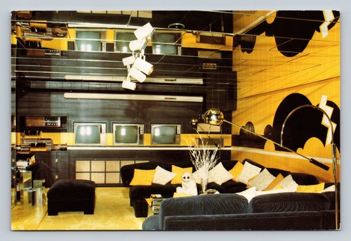 Elvis Presley Graceland Mansion TV Room with Vintage Triple TV and ...