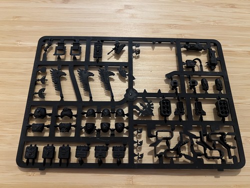 Warhammer 40K Dark Angels Ravenwing upgrade sprue missing few pieces ...