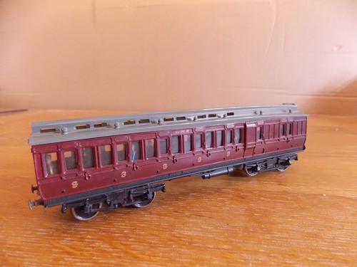 HORNBY /KIT LMS CLERESTORY ALL 3rd BRAKE COACH in LMS Red Livery. OO ...