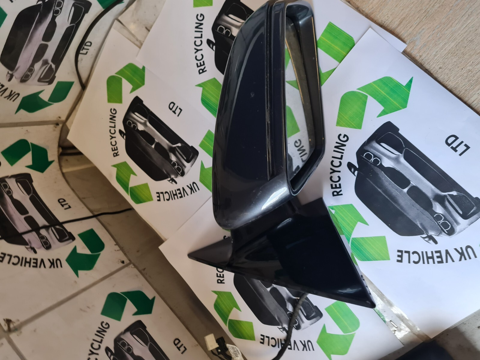 MERCEDES E CLASS DRIVERS SIDE WING MIRROR 2128100864 | eBay UK