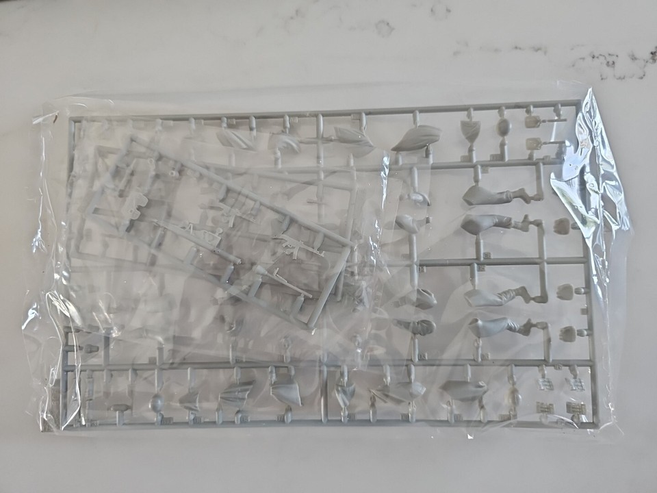 Dragon WWII German Grenadiers, East Prussia 1945, Figures 1/35 6057 | eBay