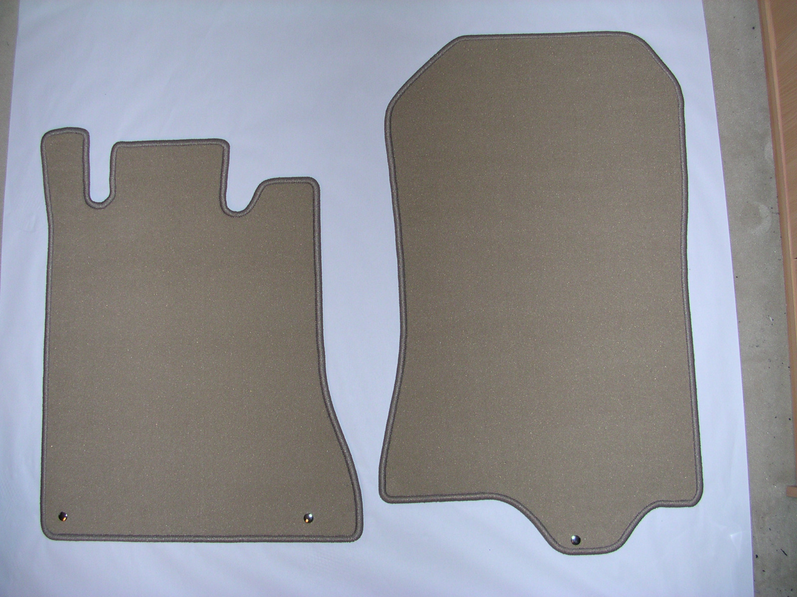 Premium Velours Fußmatten passgenau von Thomatex passend für Mercedes ...