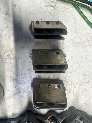 0389553 0389731 1988 70HP Johnson 3 cylinder leaf plate assemblies ...