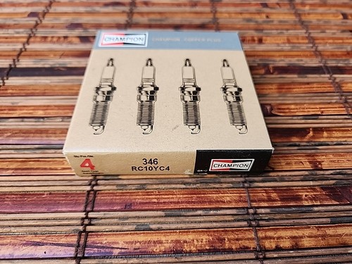 BRAND NEW Box of 4 Champion Copper Plus Spark Plugs RC10YC4 (346) | eBay