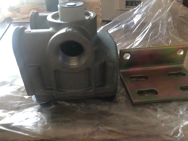 Bendix R-12 R12 Relay Valve With Bracket 103009 for sale online | eBay