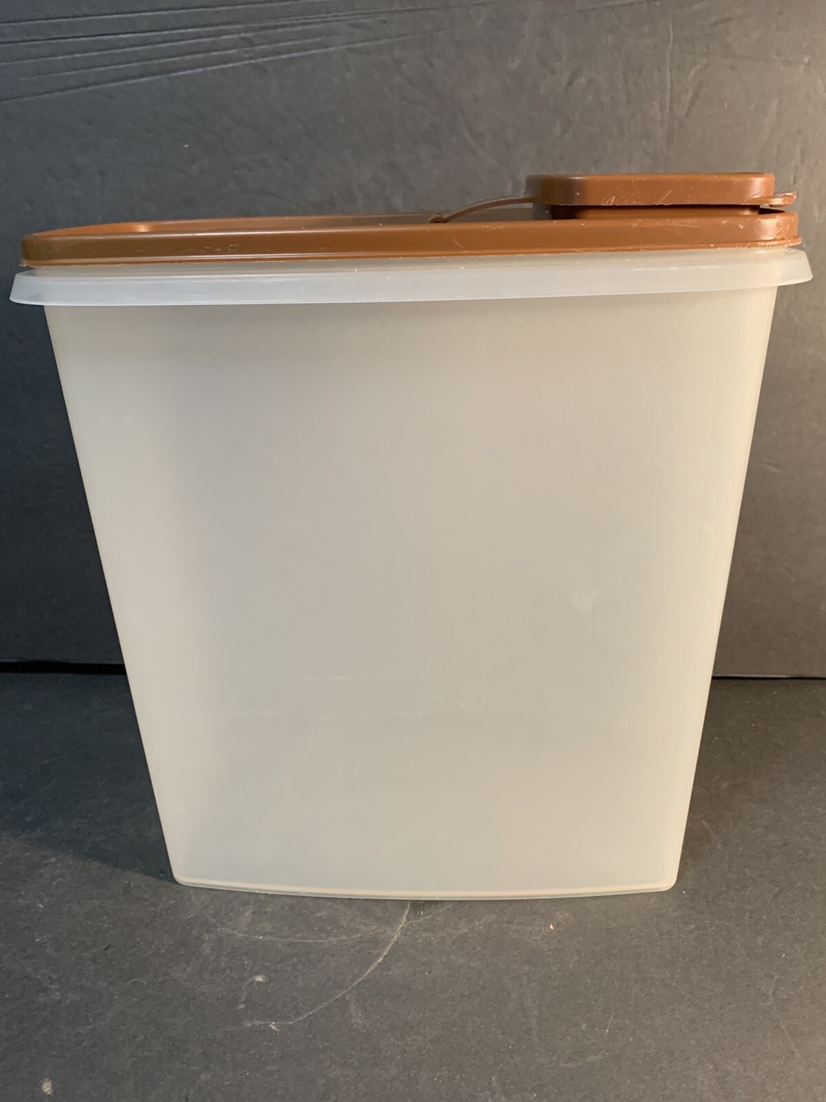 Tupperware 20 Cup Cereal Keeper Storage Container #1588-2 w/ Flip Top ...