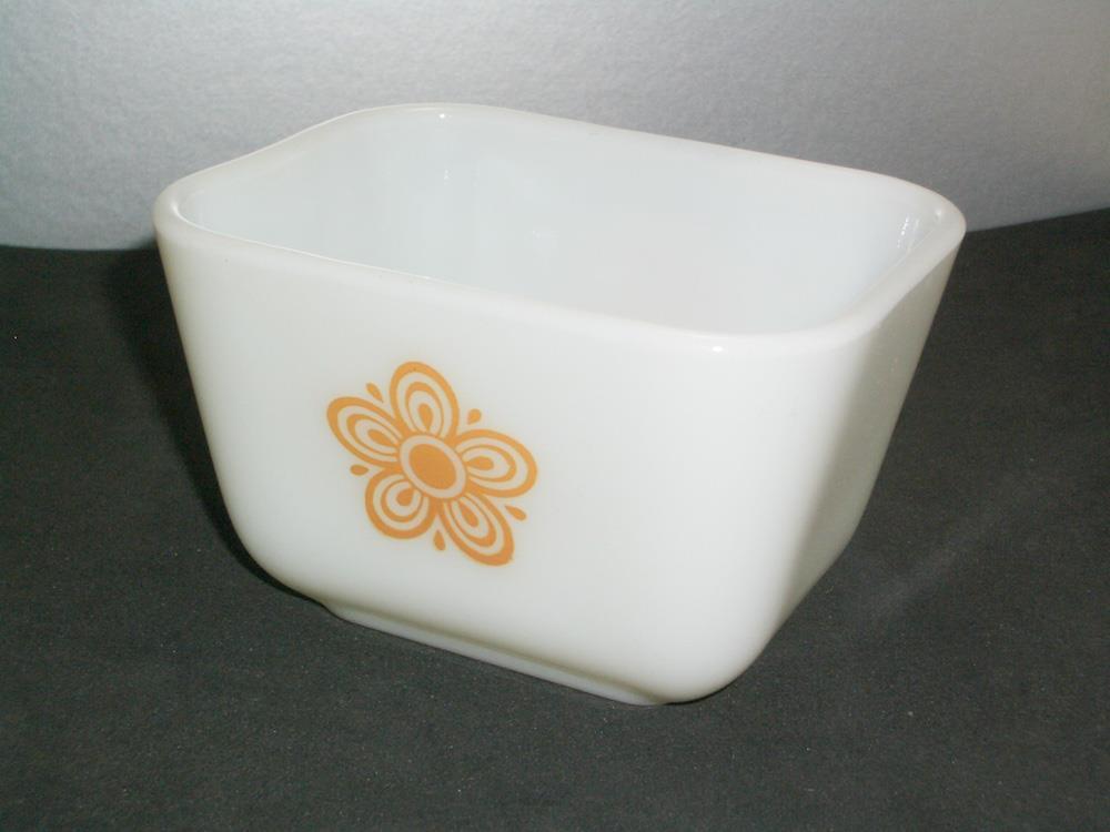 Vintage Pyrex 501 B BUTTERFLY GOLD ~ 1 1/2 Cup Refrigerator Dish | eBay