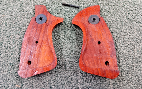 Factory Taurus M82 REvolver grips Nice | eBay