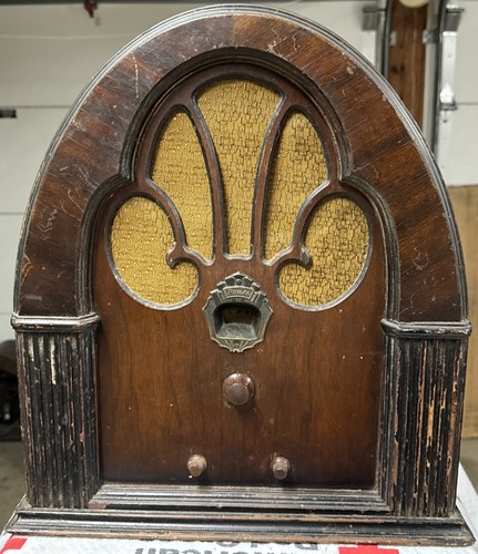 PHILCO MODEL 21 BABY GRAND CATHEDRAL RADIO. 1930. 95 YEARS OLD. RARE ...