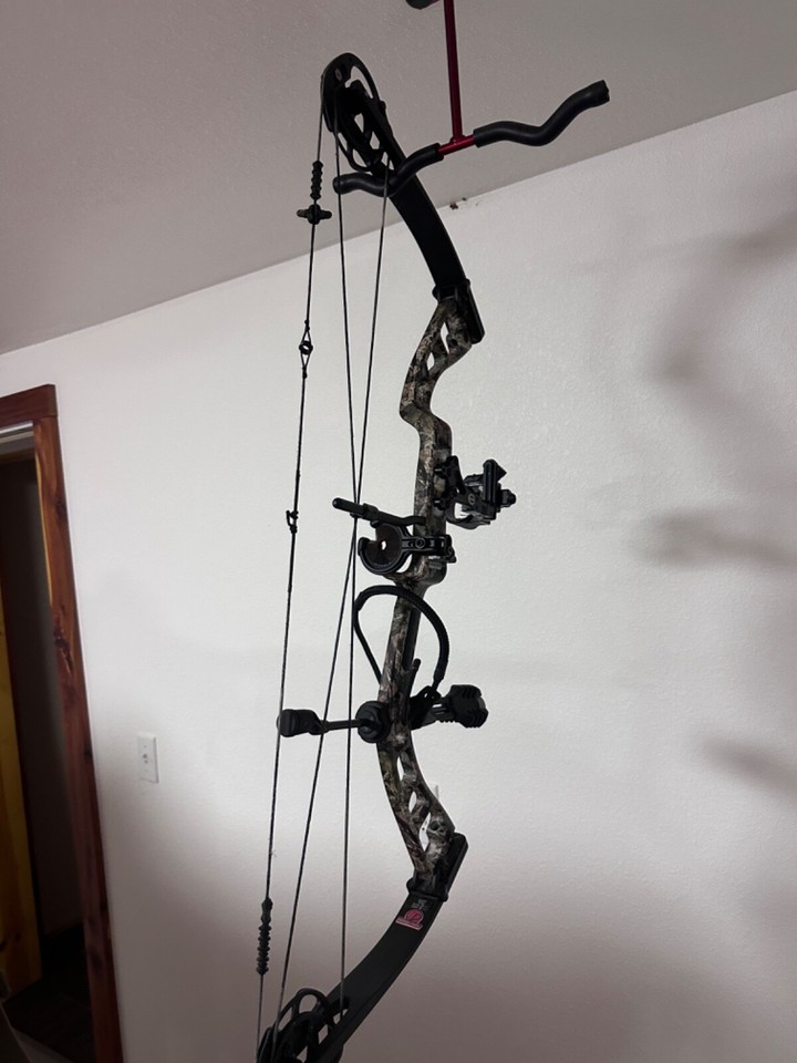 Elite Enlist RH 70lb 28.5” Draw | eBay