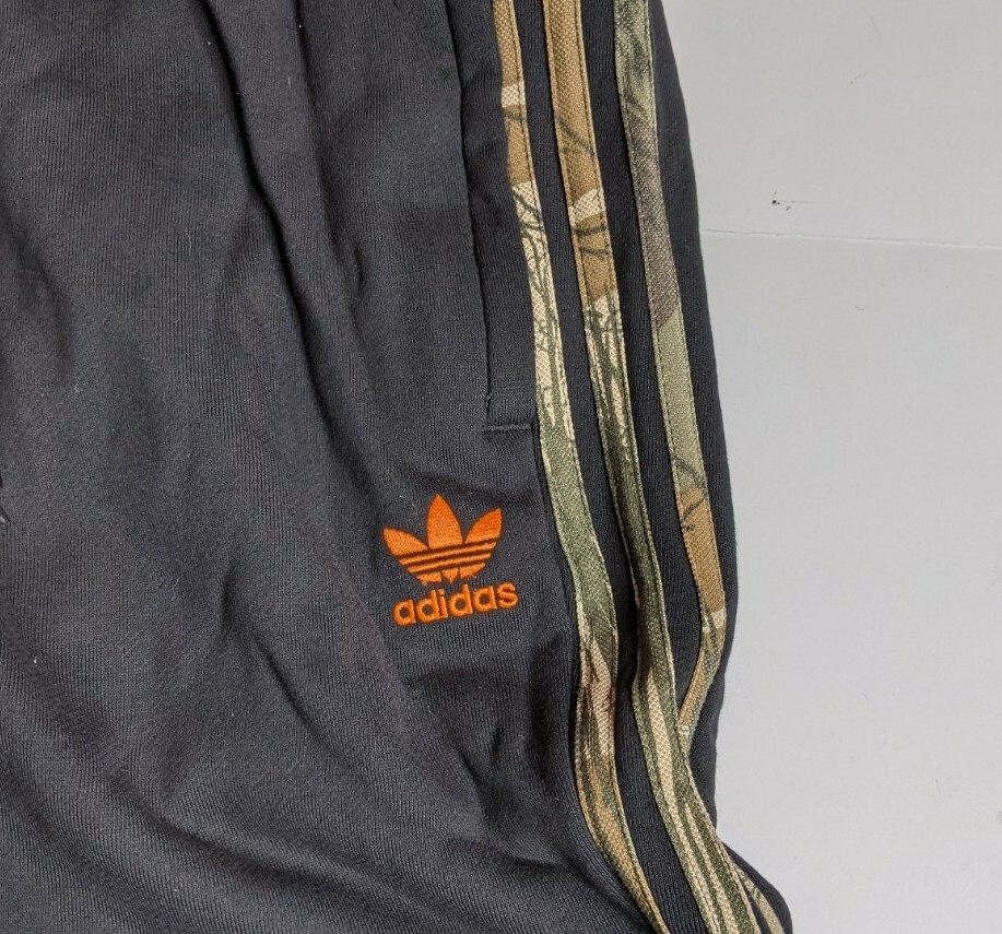 Adidas Men's Originals Camo 3-Stripes Joggers - GD5948 - Black / Camo ...