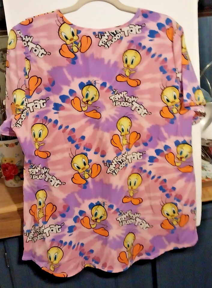 NWOT Looney Tunes Scrub Top Size Large Tweety Bird Purple Multi-Color V ...