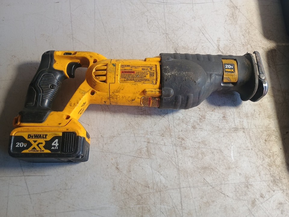 DEWALT VARIABLE SPEED RECIPROCATING SAW DCS380 W/ 4.0 AH BATTERY ...