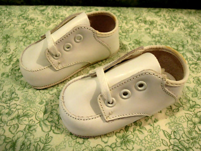 sj-07 DOLL size white pair of shoes, Playhouse brand, size 10, leather ...