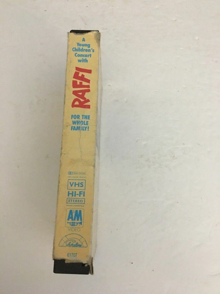 Raffi -A Young Childrens Concert With Raffi (VHS,1984)TESTED-RARE-SHIPS ...