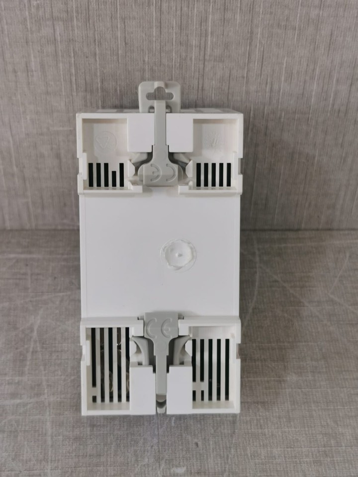 SCHNEIDER ELECTRIC CCT15368 ACTI9 IC2000 TWILIGHT SWITCH | eBay