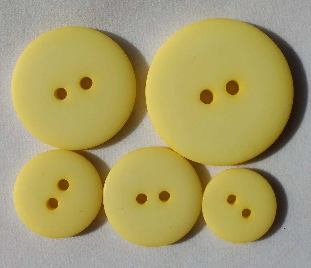 MATTE 15mm, 18mm, 20mm, 25mm, 30mm ROUND 2 HOLES PLASTIC BUTTONS | eBay UK