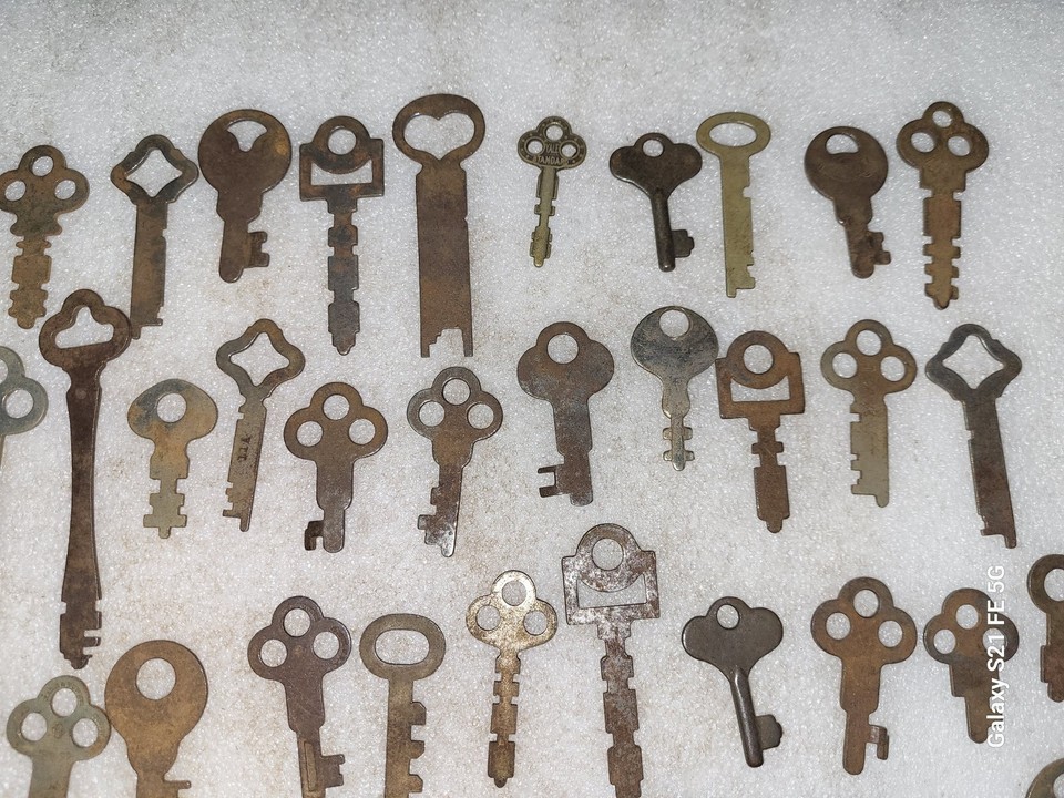 Lot of 80 Vintage Flat Skeleton Keys Lot K-11 | eBay