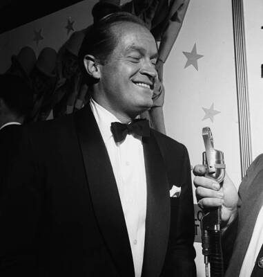 Actor Bob Hope is interviewed during a movie premiere 1955 OLD PHOTO 1 ...
