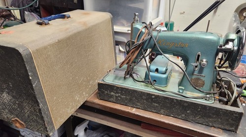 Kingston Deluxe Precision Syncro-Matic Sewing Machine In Case | eBay