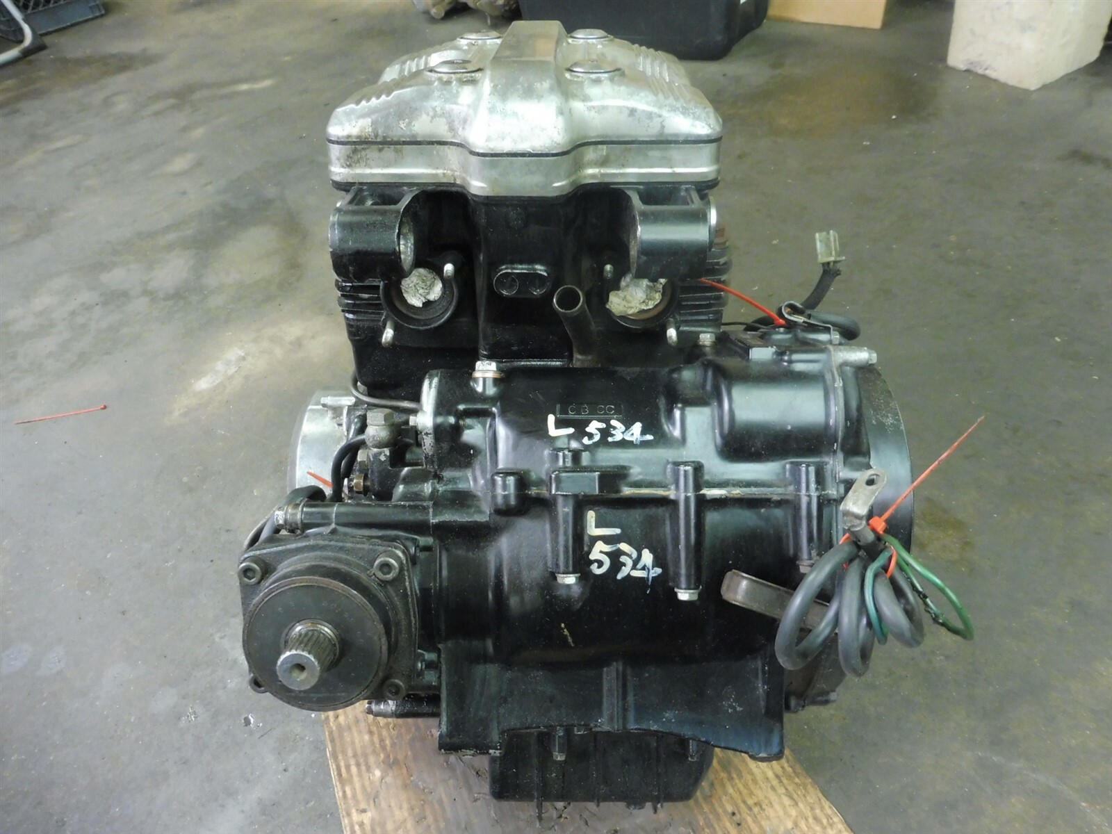 1982 Honda V45 Magna VF750 HM491. engine motor no compression one ...