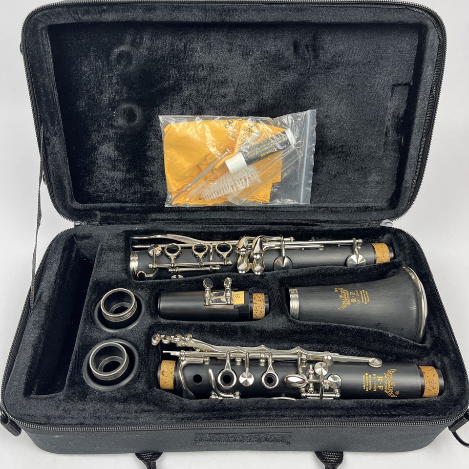 Roffee Clarinet w/ Mouthpiece Reeds, Carry Case, Cleaning Kit RC-26N ...