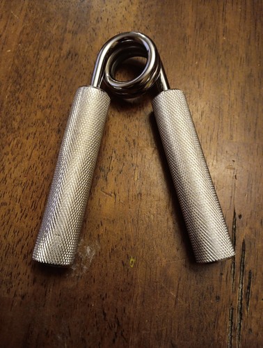 Metal Heavy Strength Gripper Hand Grippers Grip Forearm Wrist Grips 200 ...