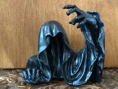 Eerie Cool Cloaked Hooded Black Figure Coming Out Of Floor 9x9cm - New ...