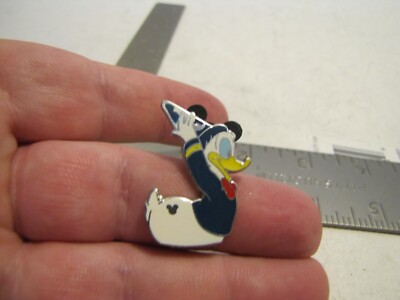 2001 DISNEY HIDDEN MICKEY DONALD DUCK PIN 1 OF 5 PIN USED CLEAN | eBay