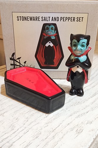 Vampire Salt and Pepper Set Cracker Barrel Exclusive Halloween Decor | eBay