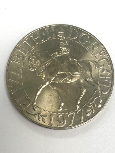 Queen Elizabeth II silver jubilee silver coin. 1977. 28 grams.40mm ...