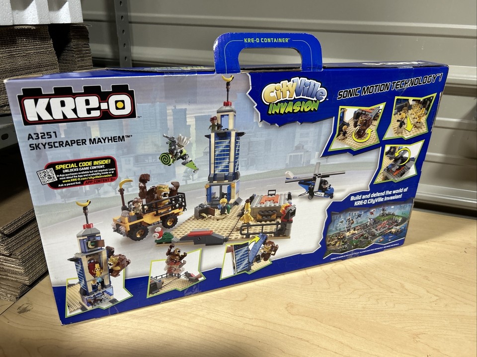 RARE! Kre-O King Kong Mad Scientist CityVille Invasion SKYSCRAPER ...