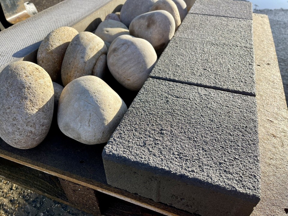 CHARCON ANDOVER PAVING , STUNNING SILVER GRANITE TOP BLOCK PAVING, SALE ...