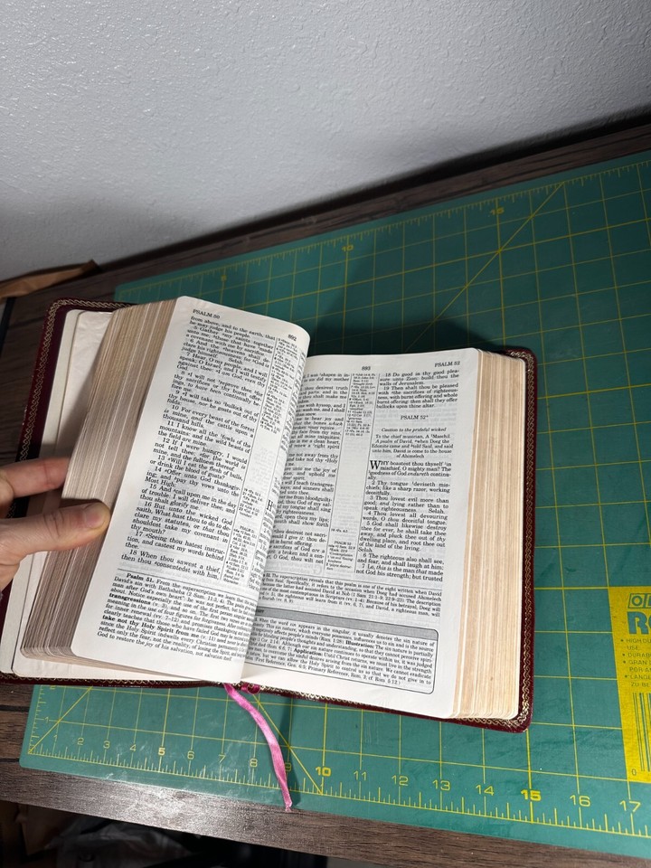 Liberty Annotated Study Bible KJV Red Letter Old Time Gospel Hour ...