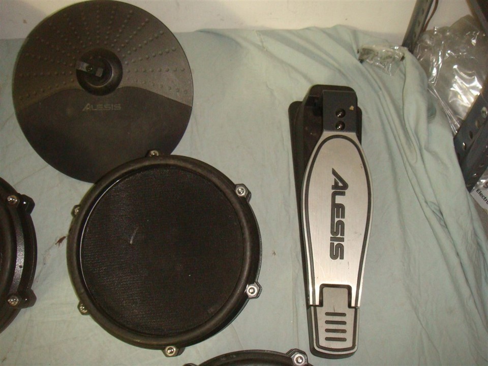 ALESIS NITRO MESH ELECTRONIC DRUM KIT WITH DM7X BRAIN/MODULE -READ! | eBay