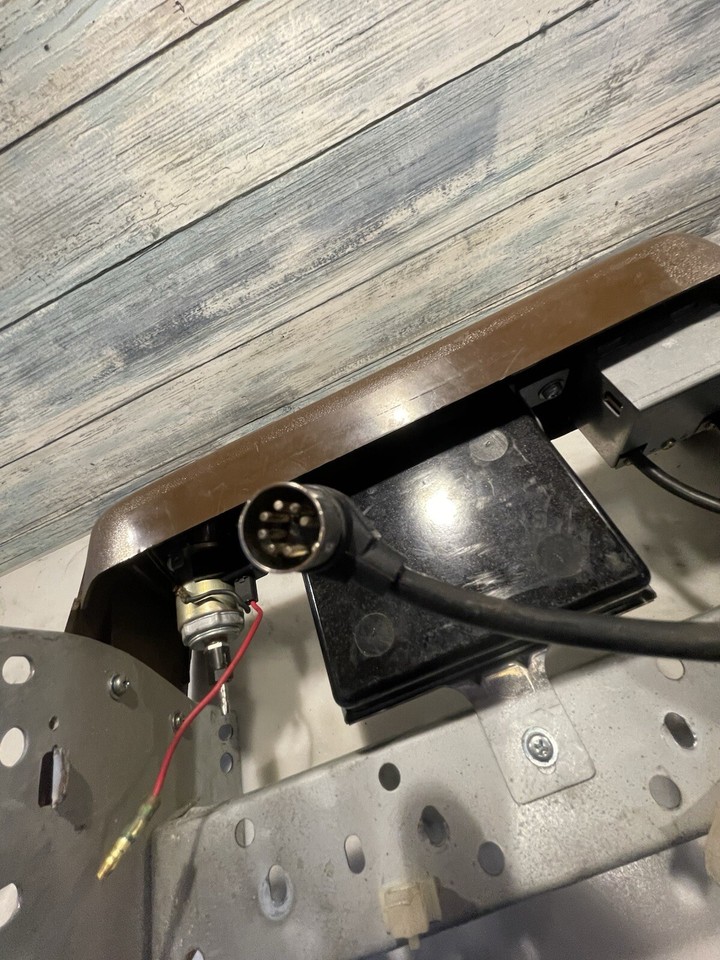 81-83 COMPLETE DATSON NISSAN 280ZX S130 HITACHI AM FM RADIO CASSETTE ...
