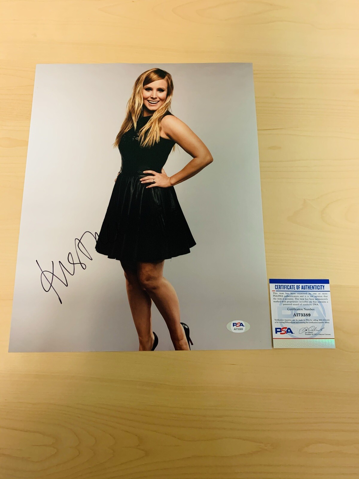 Kristen Bell Autographed Memorabilia | Signed Photo, Jersey ...