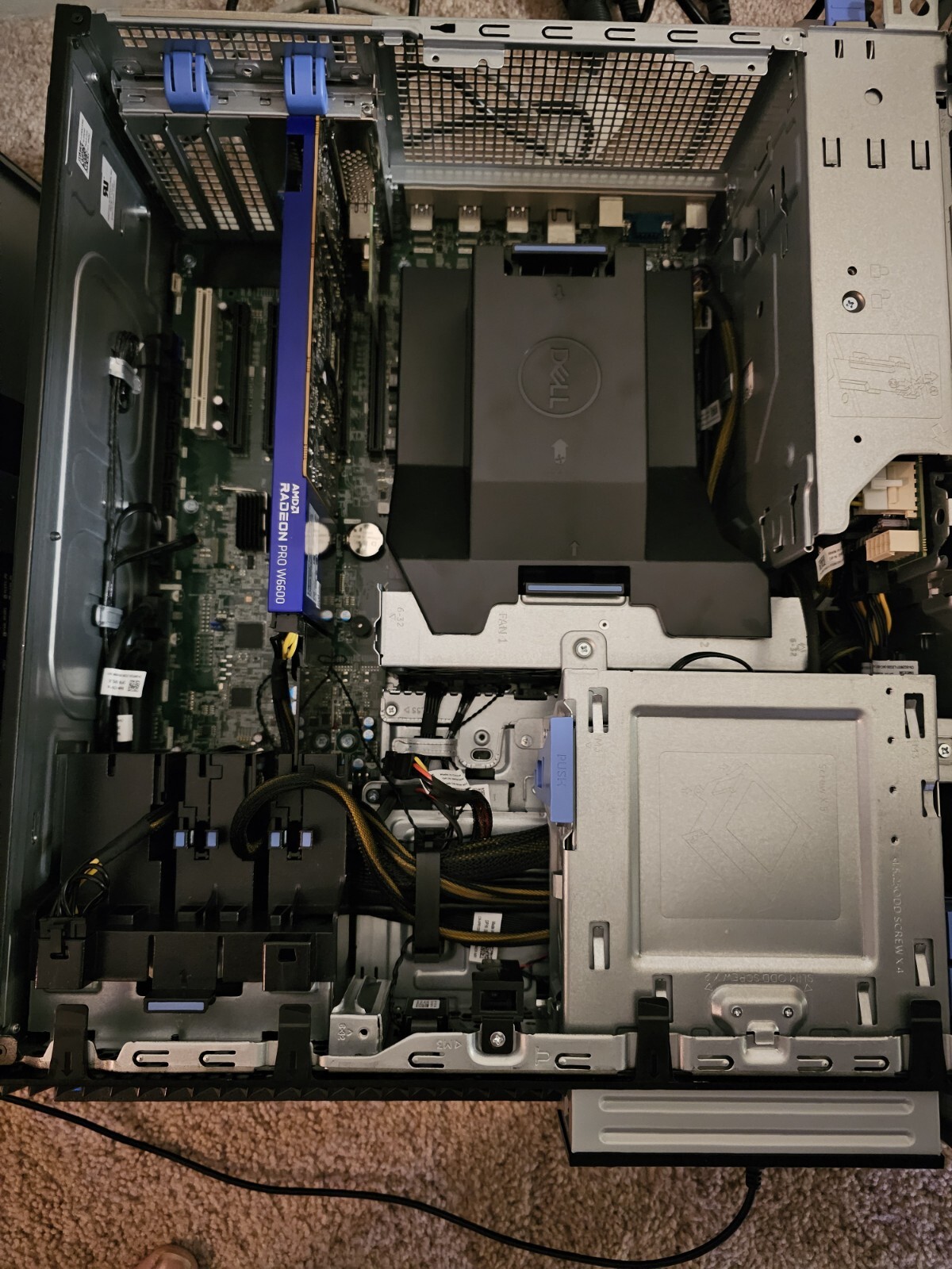 Dell T5820 - W-2235 3.8Ghz / 128GB RAM / 1TB NVMe /Radeon PRO W6600 8gb ...