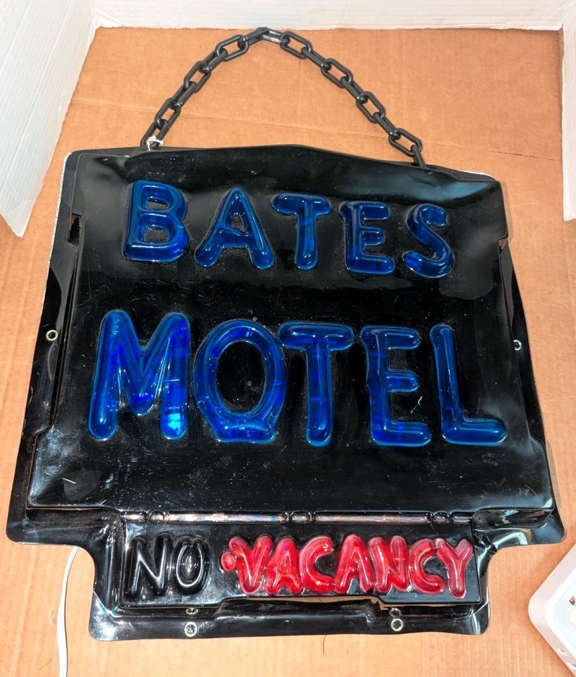 Rubies Bates Motel Vacancy Light Up Hanging Sign Plastic 16"x16.5" | eBay