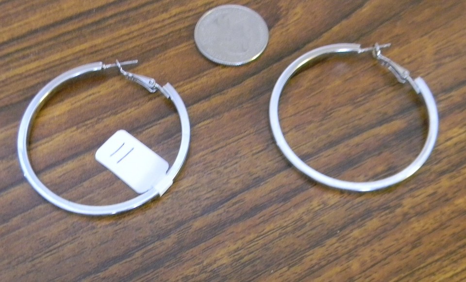 Pair of Pierced Hoop Earrings Gold-Tone Lever-back Closure - 11 | eBay