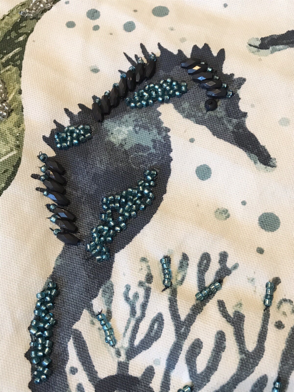 PIER 1 COASTAL BEACH NAUTICAL BLUE SEA SEAHORSE BEADED TABLE RUNNER 13 ...