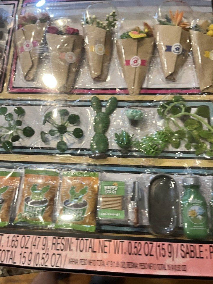 MGA's Miniverse Mini Verse Make It Mini Botanicals Farm Flowers Plants ...