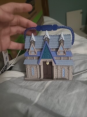Disney Animator’s Collection Frozen House Arendelle Anna Elsa Olaff Sven Beds | eBay