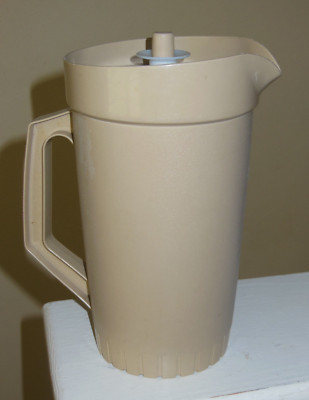 Vintage Tupperware Pitcher 800-3 With Push Button Lid - 2 Quart Tan ...
