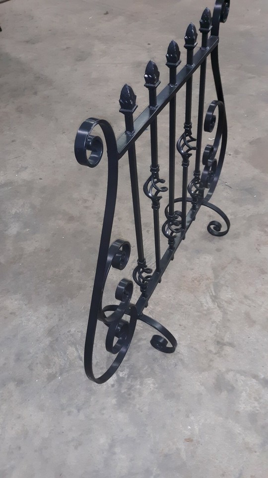 DECORATIVE ROUT IRON . FIREPLACE SCREEN | eBay