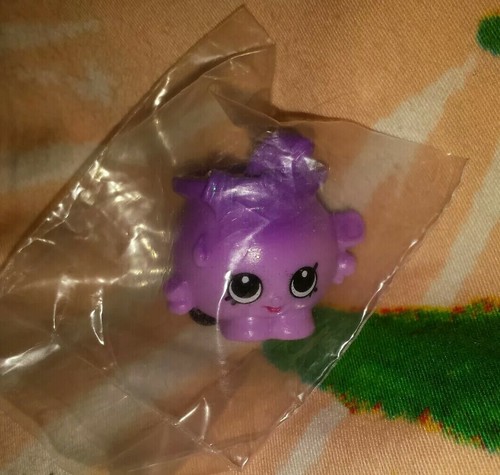 Shopkins Season 4 Ultra Rare Goldie Fish Bowl Purple glitter sparkle ...
