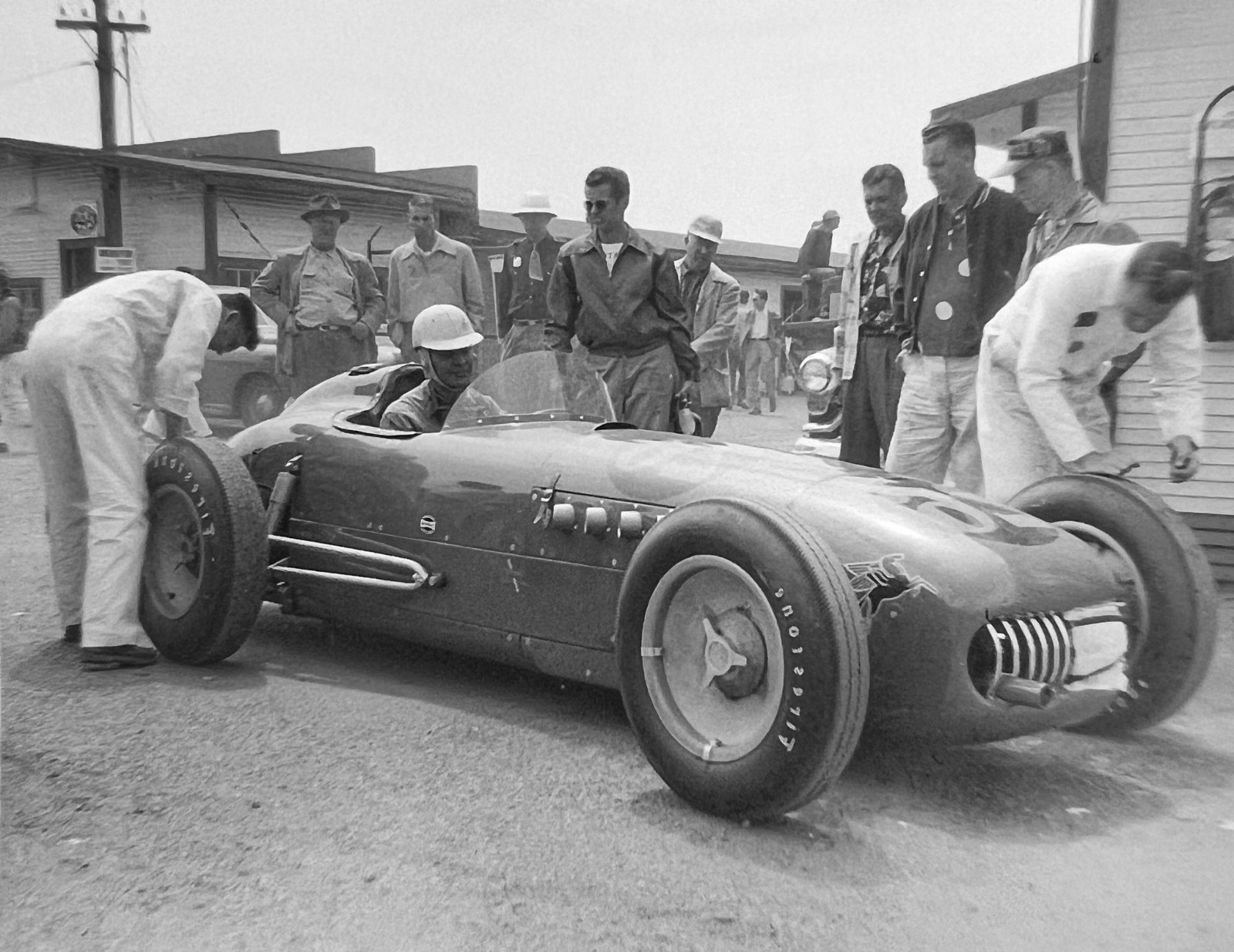 1952 Indy 500 Car Kurtis Kraft Offenhauser – Driver & Crew Garage Area ...