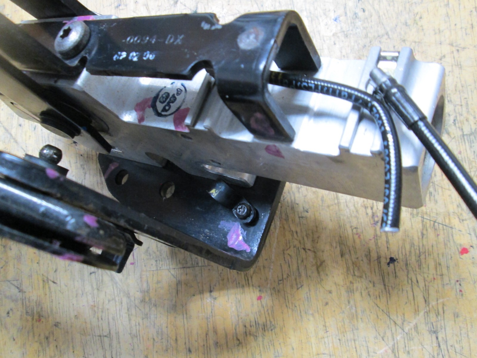 07 12 MITSUBISHI ECLIPSE Convertible Roof Top Right Hydraulic Hinge ...